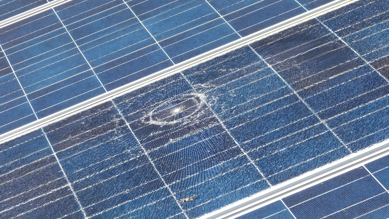 Hot tips: - What to do when hailstorms impact the solar module