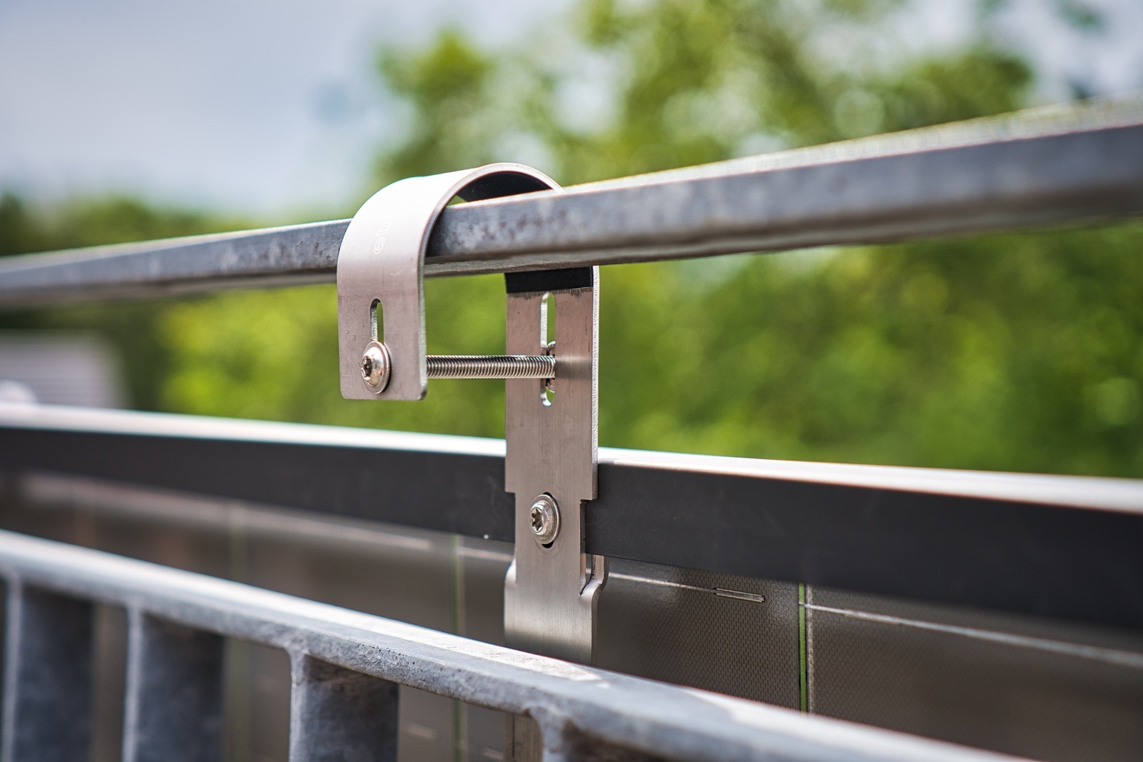 Balconies: - Mounting system for balcony arrays