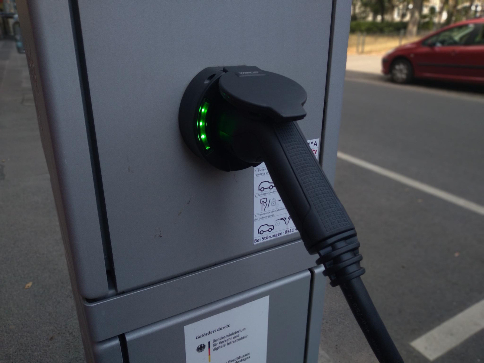 Skycharge: - The world's first charging station for electric aviation