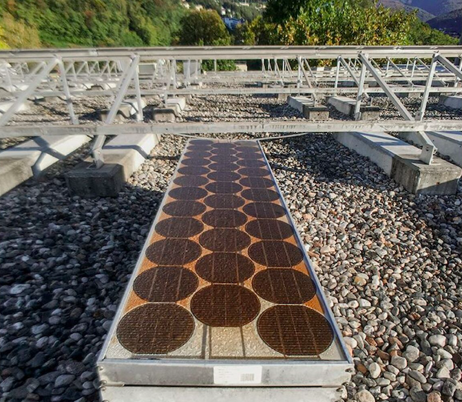 Eon begins selling it’s energy storage system Aura for small PV ...