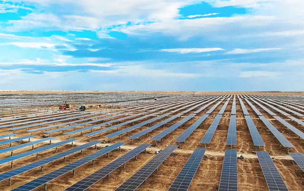 Solar park: - 112-megawatt power plant with Vertex modules connected to ...