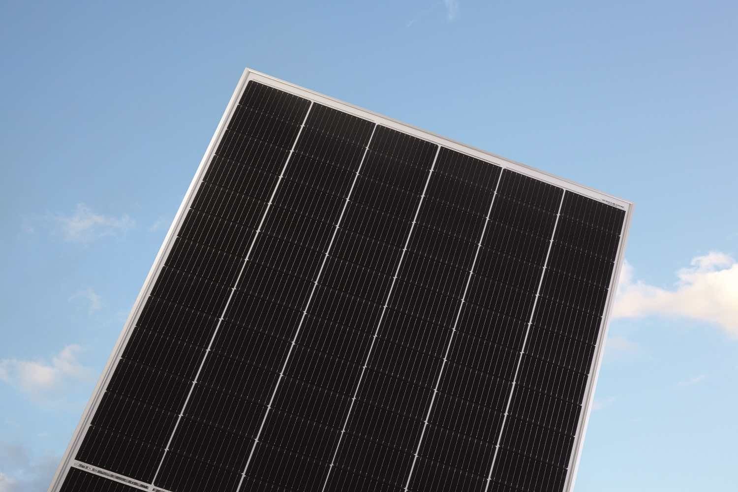 Solar modules: - Larger wafers deliver more power