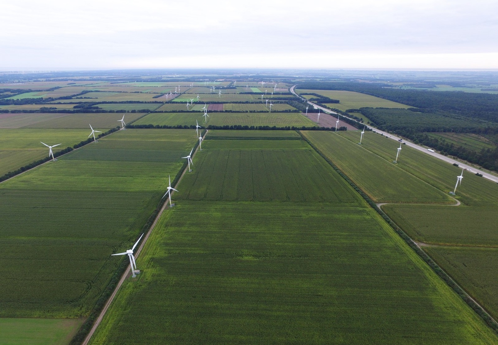 Green power: - Statkraft supplies solar and wind power on a large scale