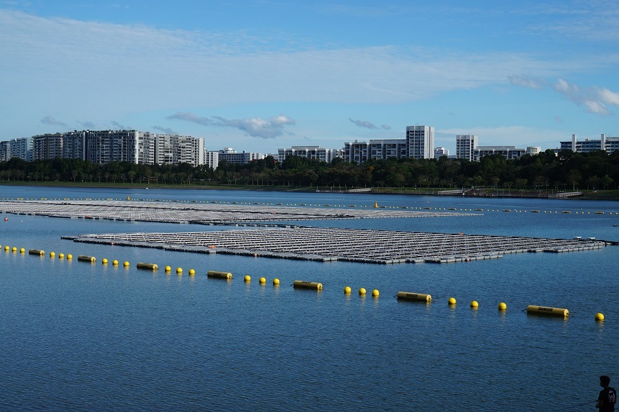 Singapure: - Floating PV on water reservoirs