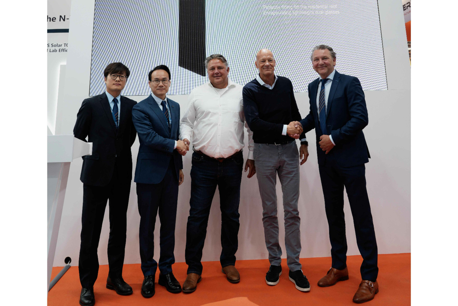 The Netherlands - DAS Solar and VDH Solar sign distribution agreement