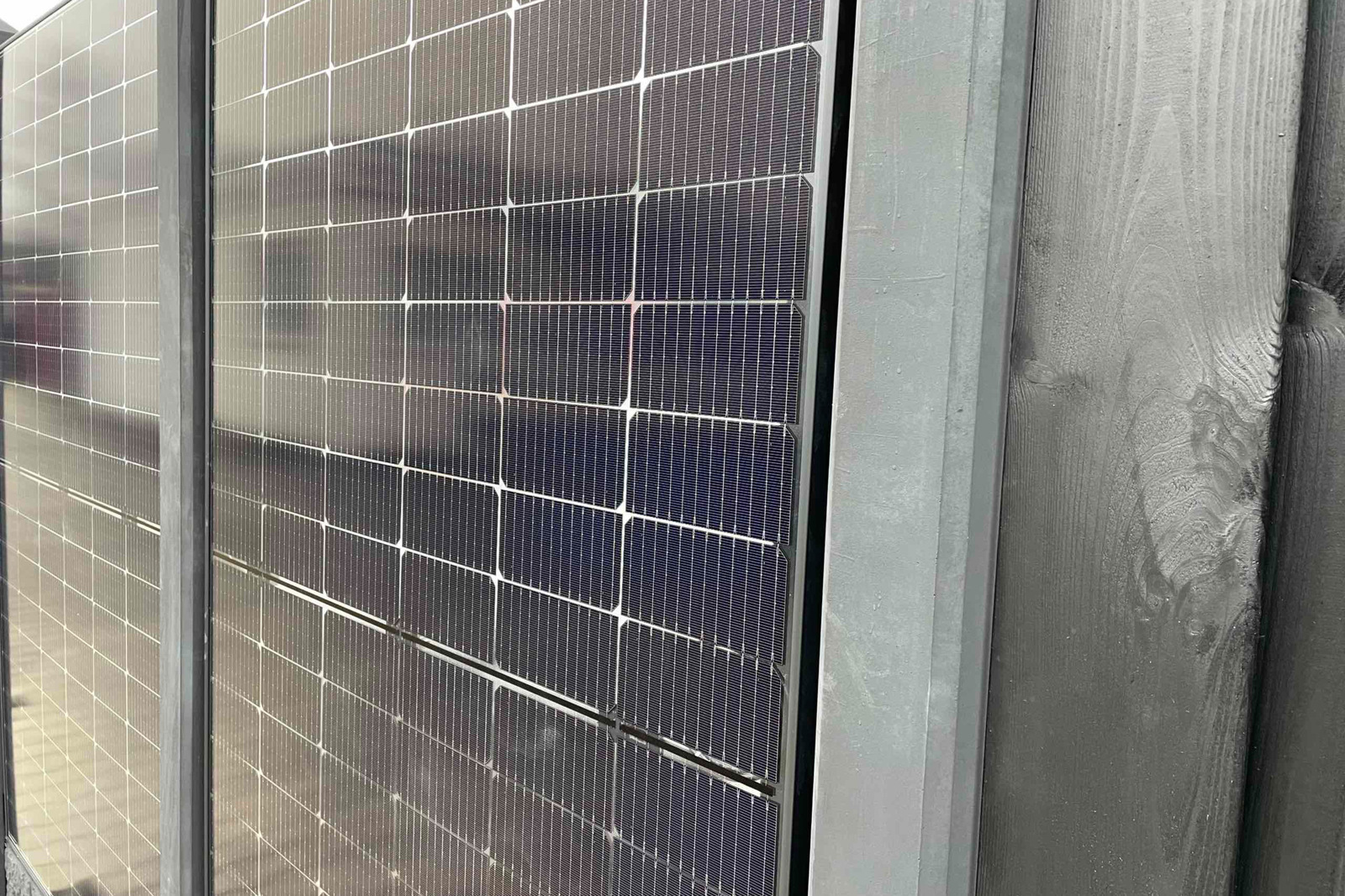 Greenakku/ASWS - A set of transparent double glass modules