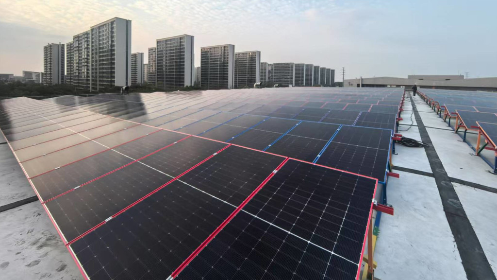 Thornova modules drive 10 MW PV plant with composite structures