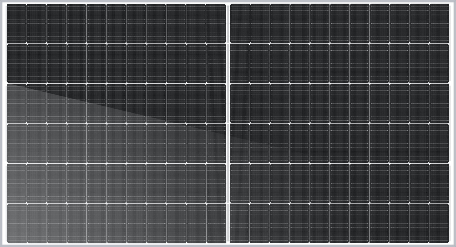 Solar modules - Half-cell solar module with 66 cells - pv Europe