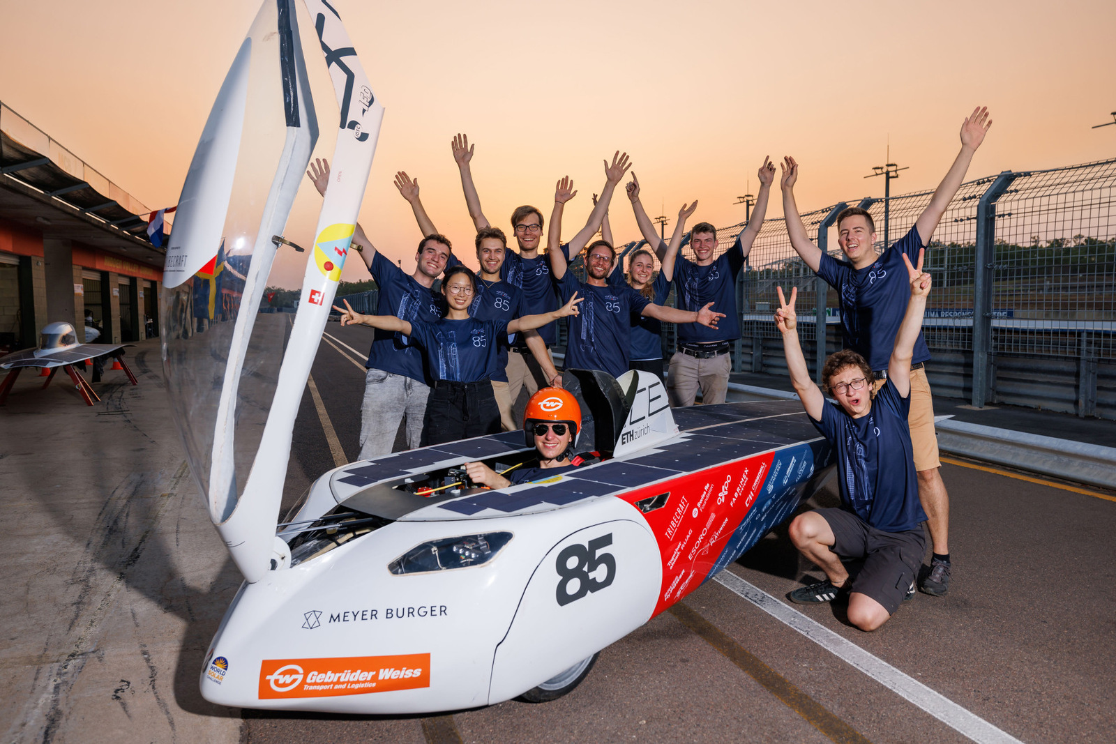 World Solar Challenge - Innovative solar car arrives safely in Australia