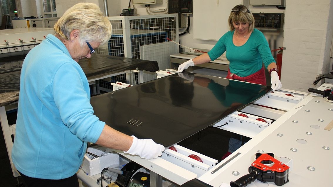 Repairing solar modules: sometimes easier than buying new ones