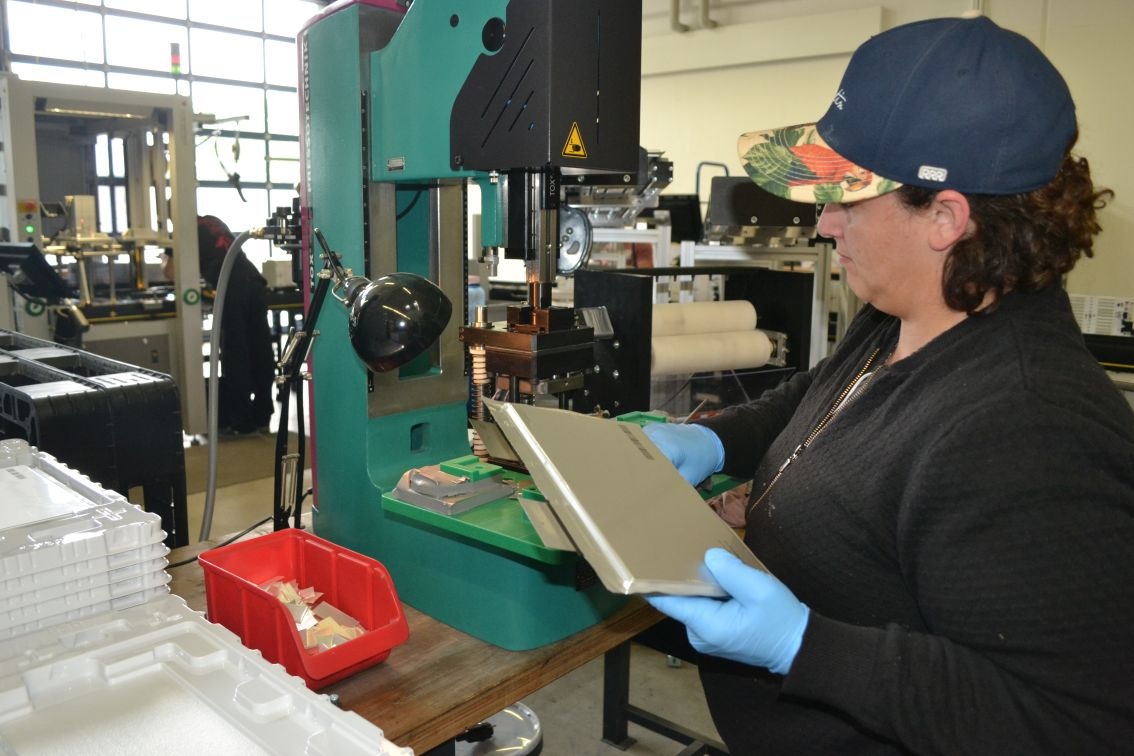 Visit a modern battery factory: where Solarwatt makes 10.000 storage ...