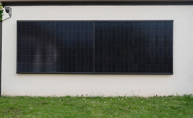 BIPV - Coburg University and IBC Solar develop solar tiny house