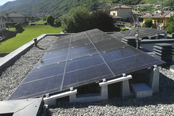 Mounting systems: - Ballast trays for flat-roof mounting systems